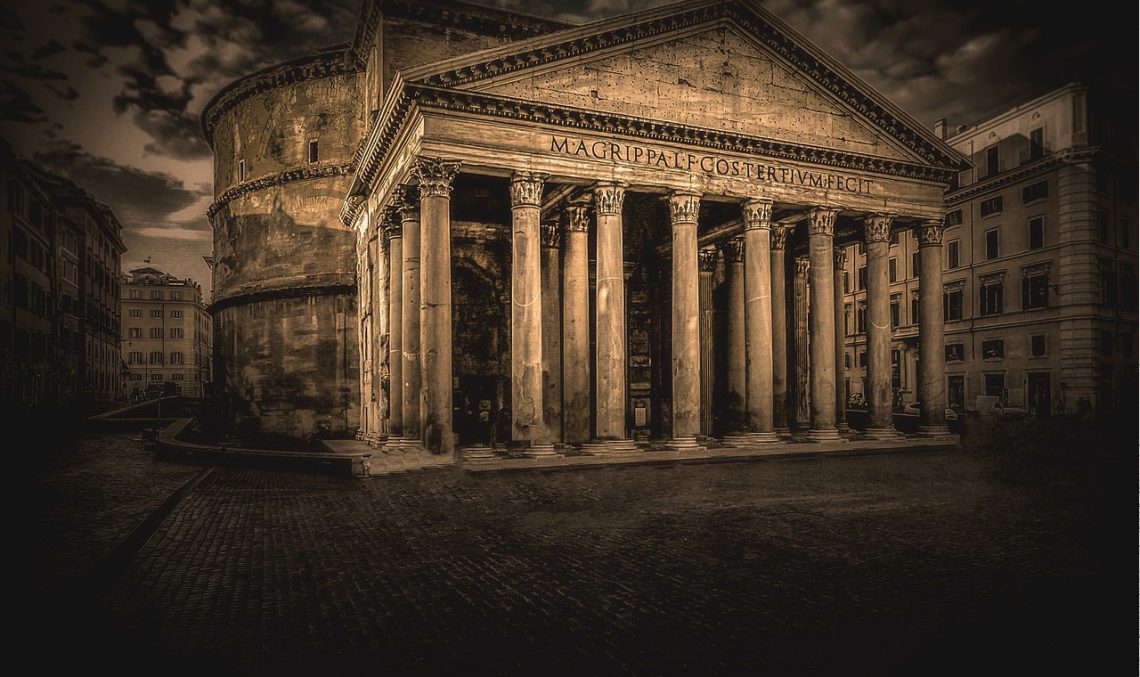La grandezza di Roma attraverso la statuaria, il Colosseo e il Pantheon ...